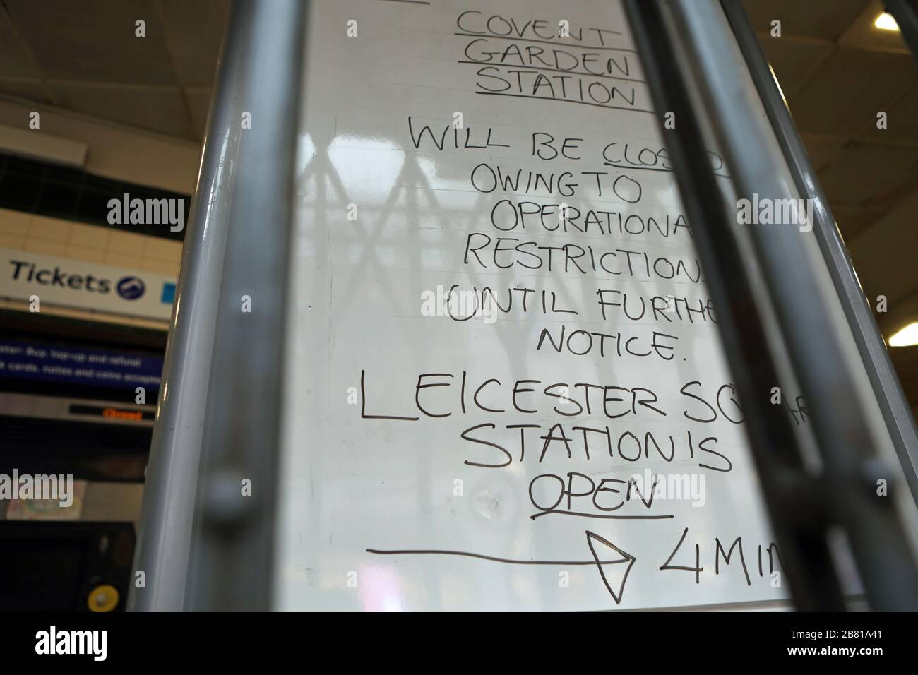Station closed sign hi-res stock photography and images - Alamy
