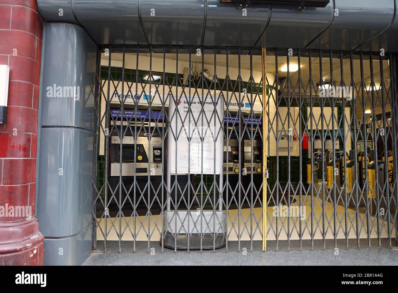 Tube station sign covent garden hi-res stock photography and images - Alamy