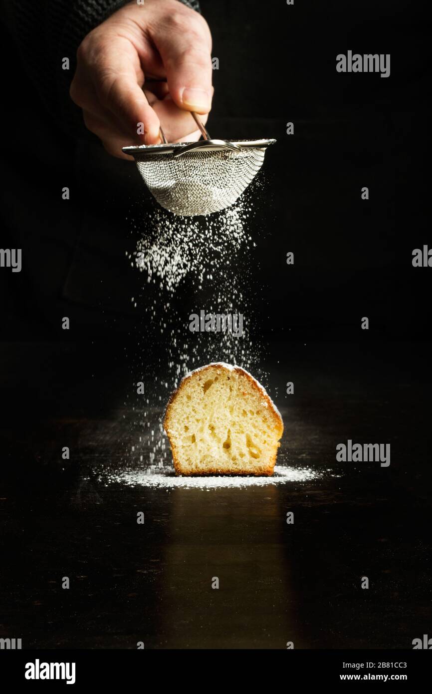 Icing sugar sprinkle hi-res stock photography and images - Alamy