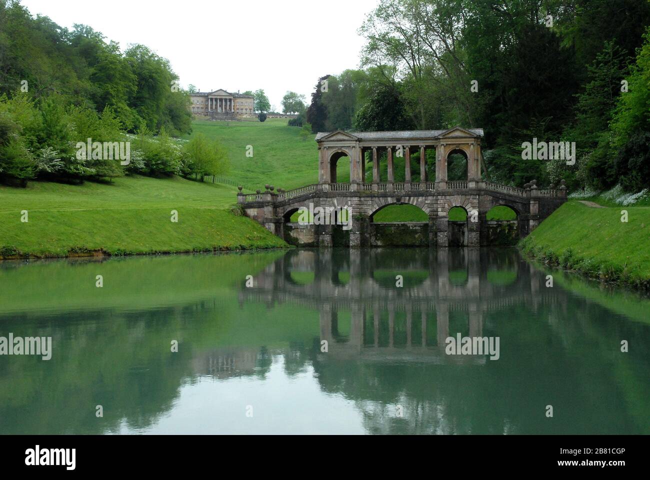 Palladian bridge prior park bath hi-res stock photography and images ...