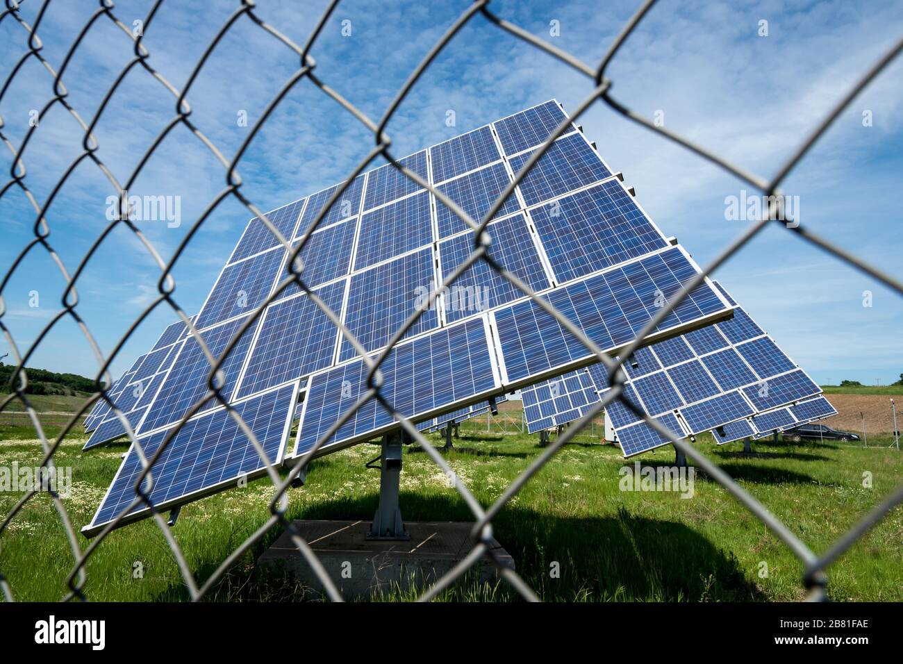 Solar panels, photovoltaics, with sun tracking systems - alternative ...