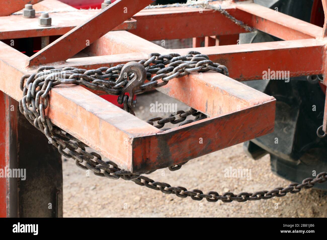 Chain old attached to a steel frame, Chain for towing, Binding bound ...