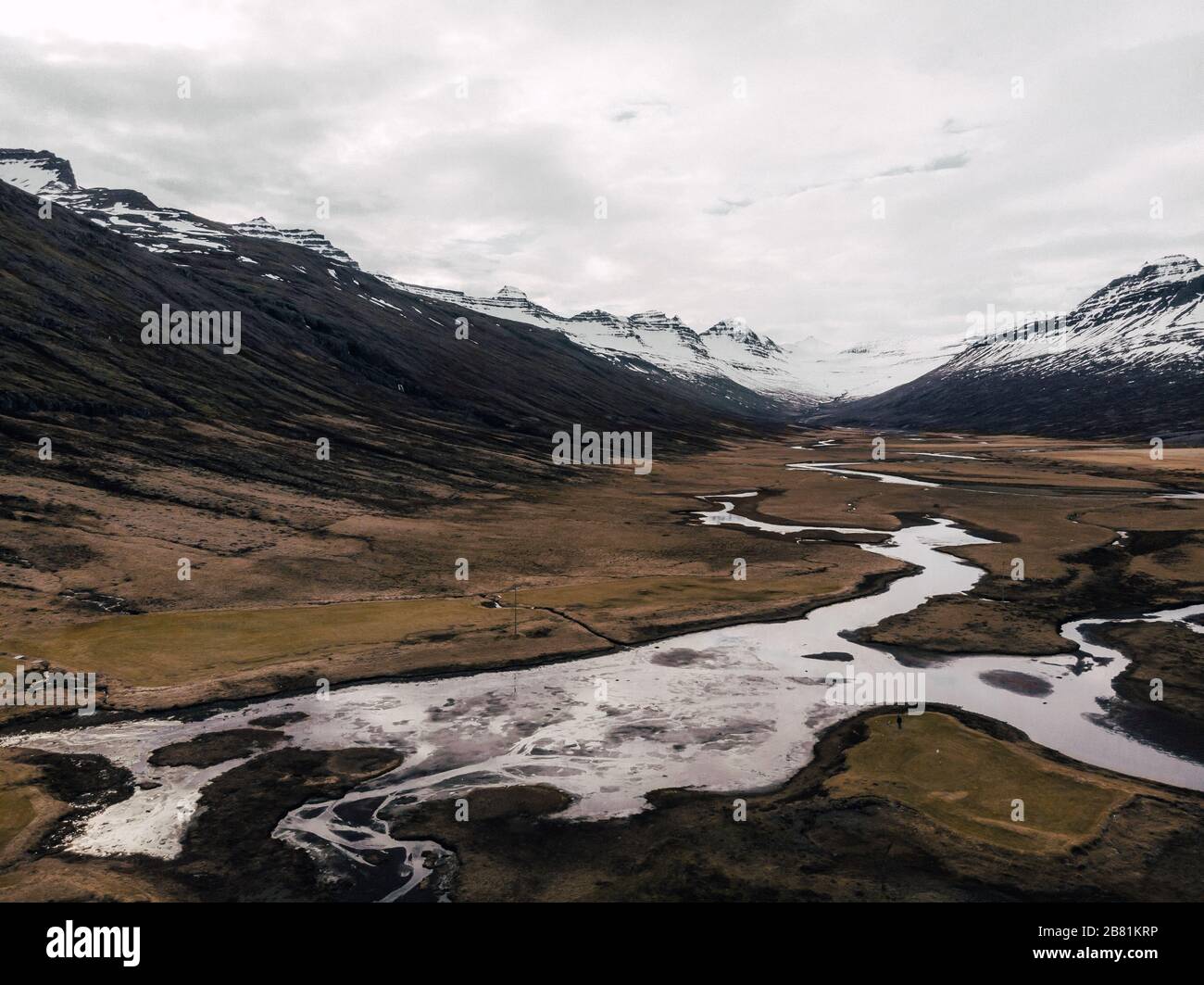 Aerial view of the rivers in iceland hi-res stock photography and ...