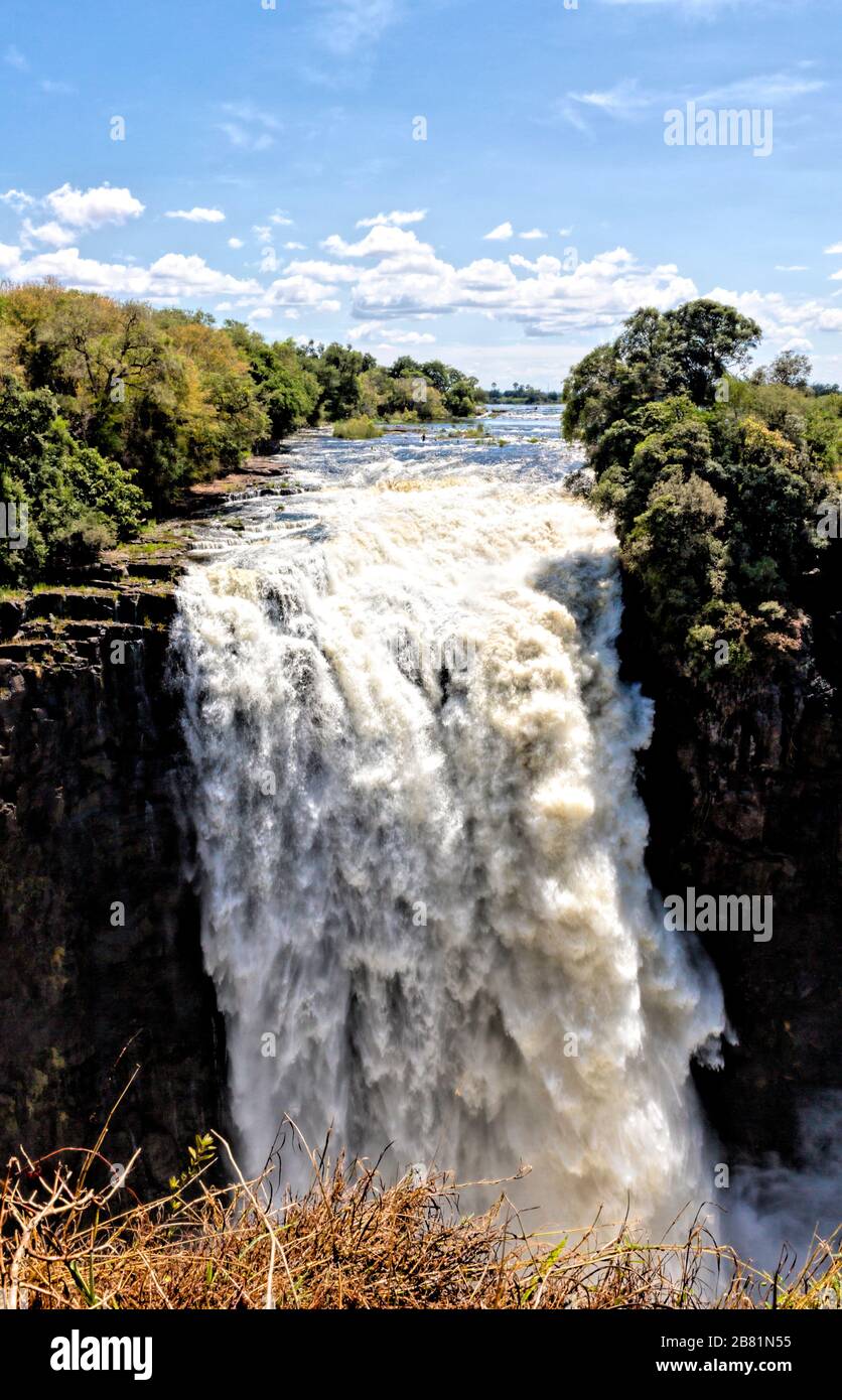 Victoria falls zimbabwe rainforest hi-res stock photography and images ...