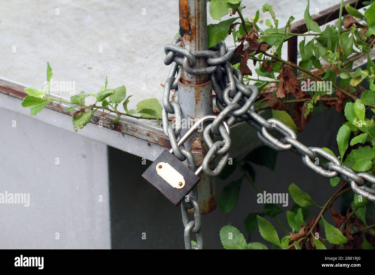 Chain of locks master hi-res stock photography and images - Alamy