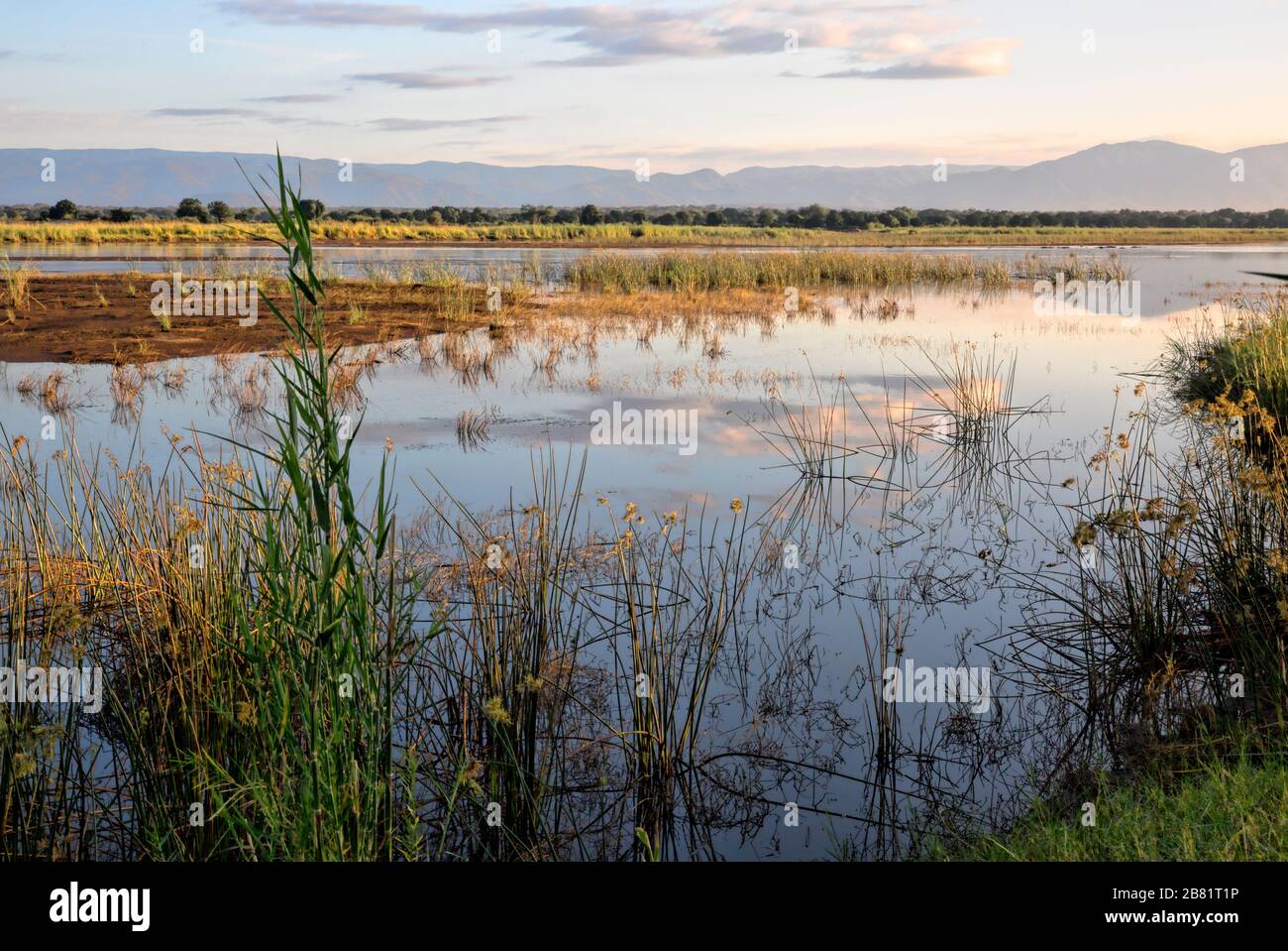 Chirundu border hi-res stock photography and images - Alamy