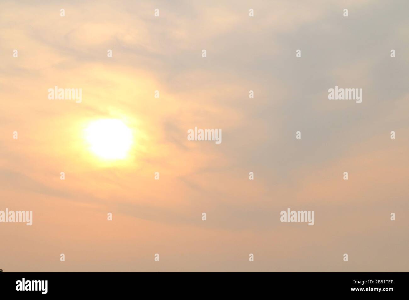 Sky sunset pastel color yellow gold, sunlight skyscape, Sunshine on sky ...