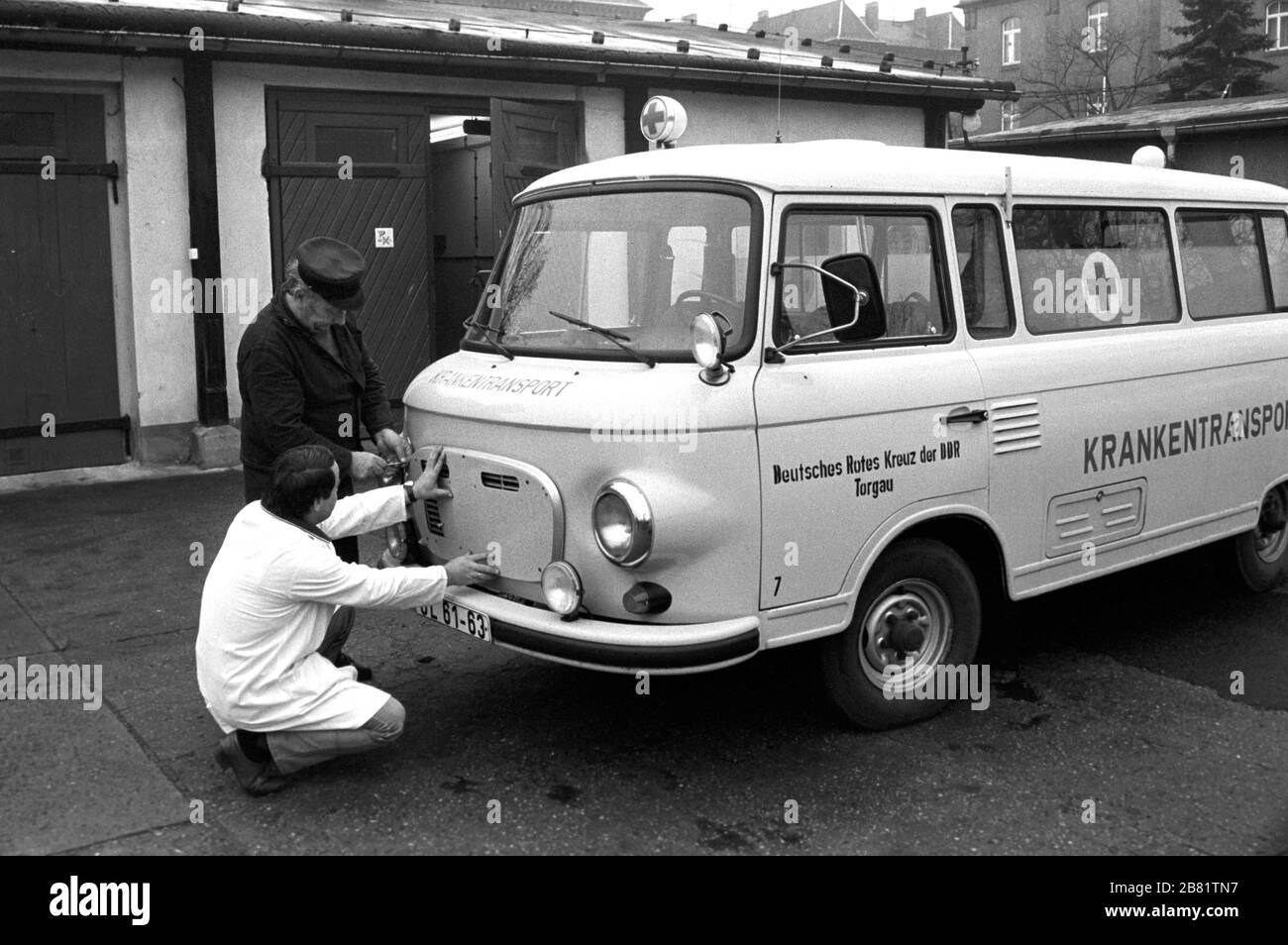 1980s ambulance hi-res stock photography and images - Alamy