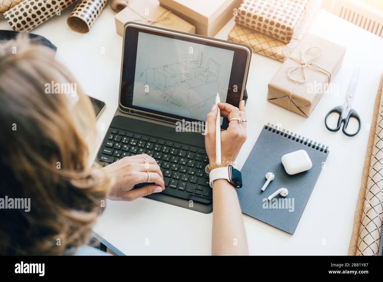 Graphic designer screen hi-res stock photography and images - Alamy