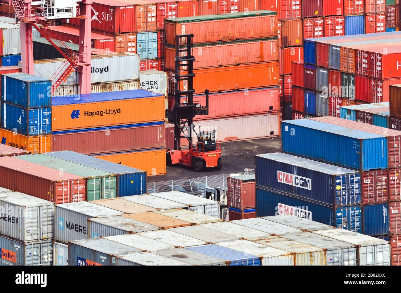 Piles of containers hi-res stock photography and images - Alamy