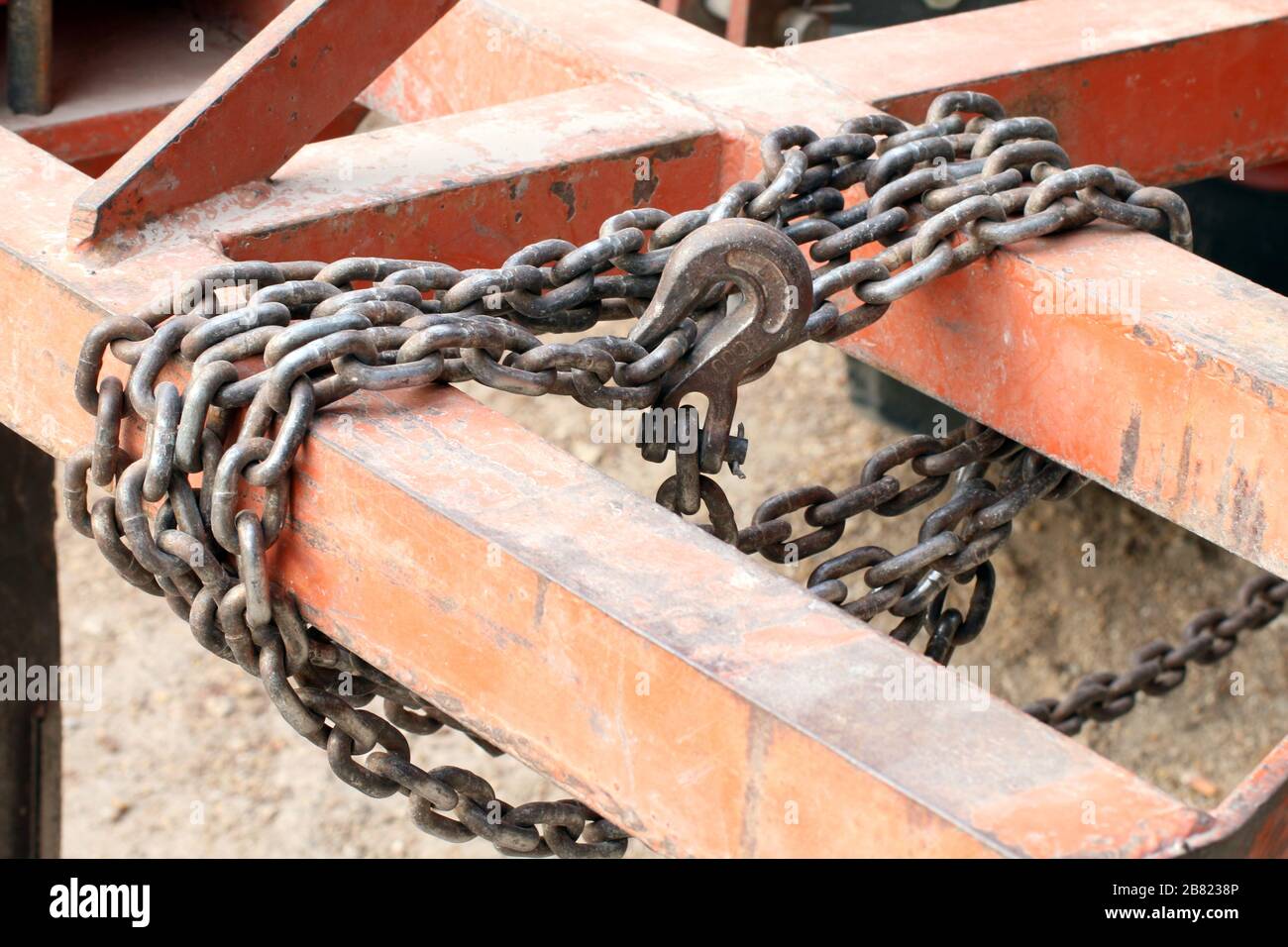 Chain old attached to a steel frame, Chain for towing, Binding bound ...