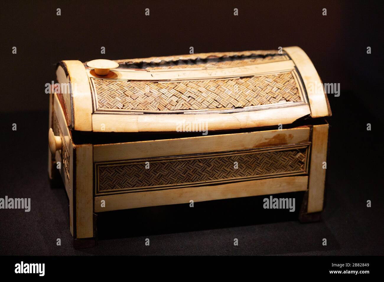 Tutankhamun treasure from Tutankahmuns tomb - Inlaid ebony and ivory ...