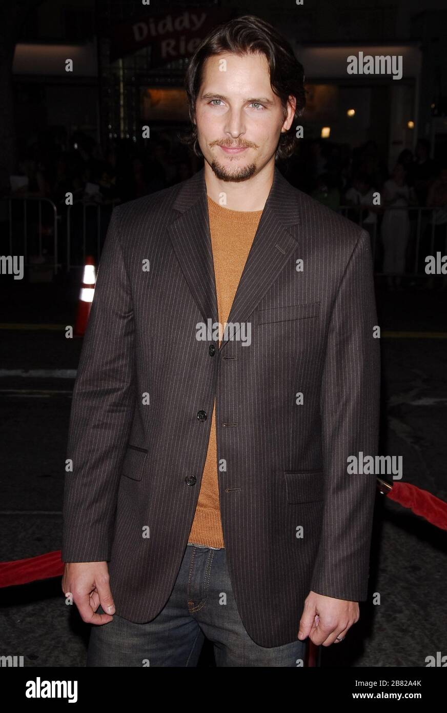 Red carpet retro peter facinelli hi-res stock photography and images ...