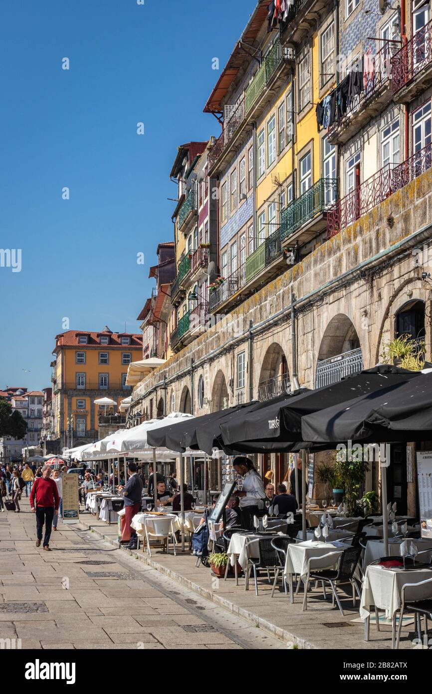 Cais da ribeira porto portugal hi-res stock photography and images - Alamy
