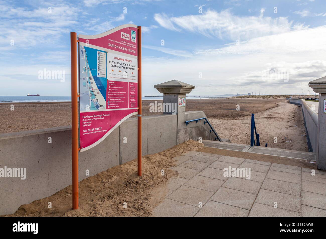 Lifeguard buildings hi-res stock photography and images - Alamy