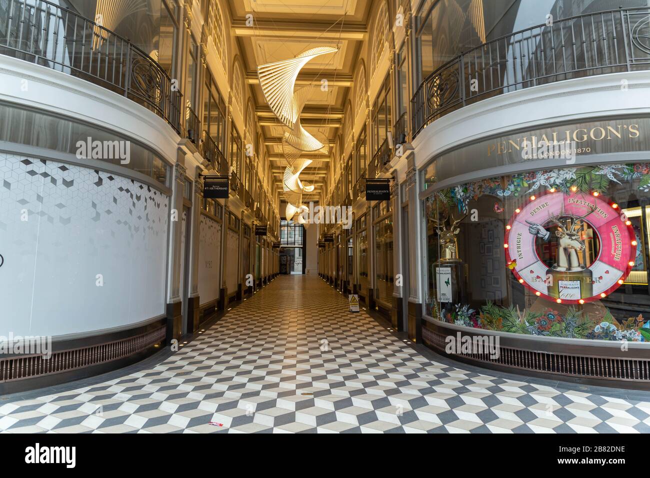 London, UK. 19th mar, 2020. No one at a parade off shops off Regents ...
