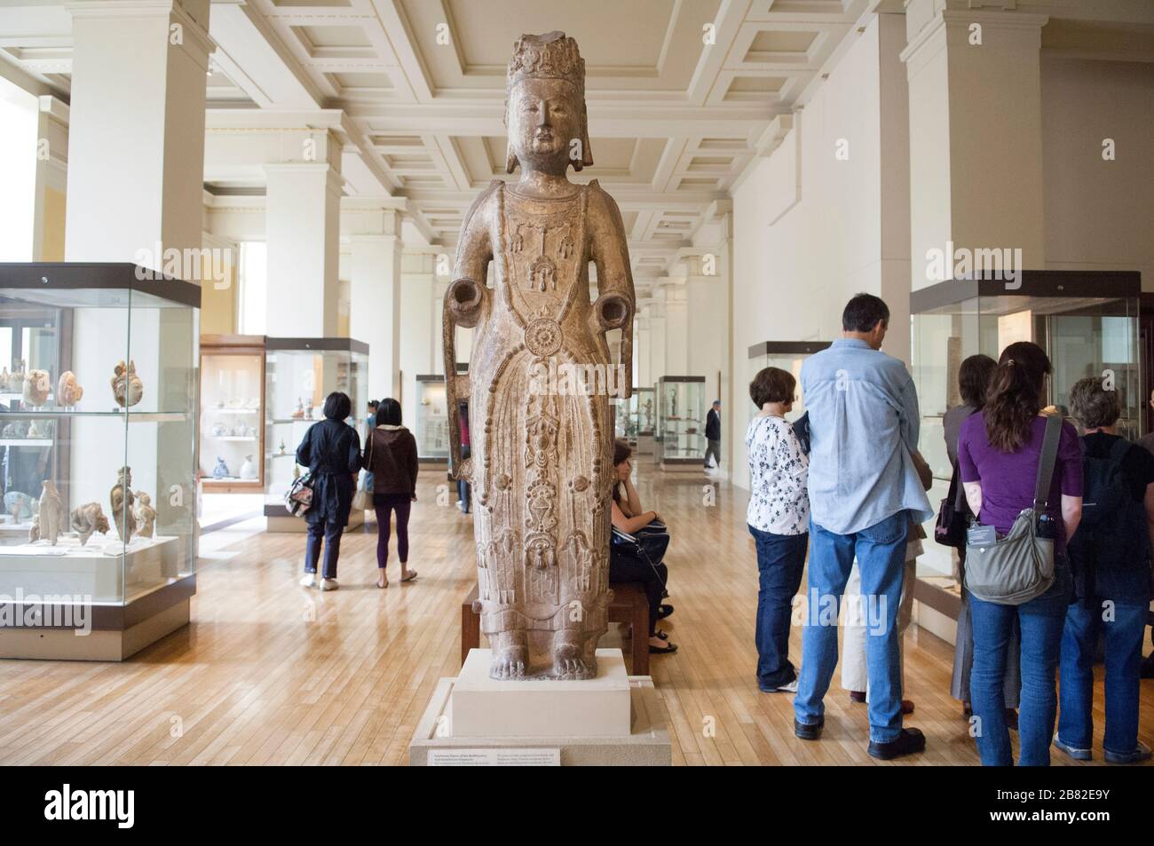Chinese figure in the china and south asia room at the British museum ...