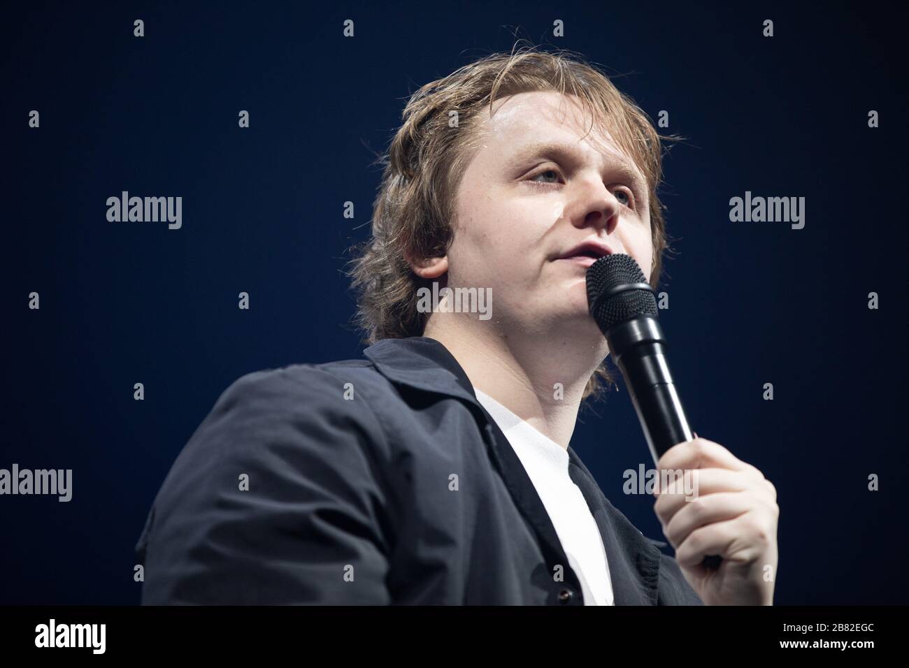 The sse arena wembley lewis capaldi hi-res stock photography and images ...
