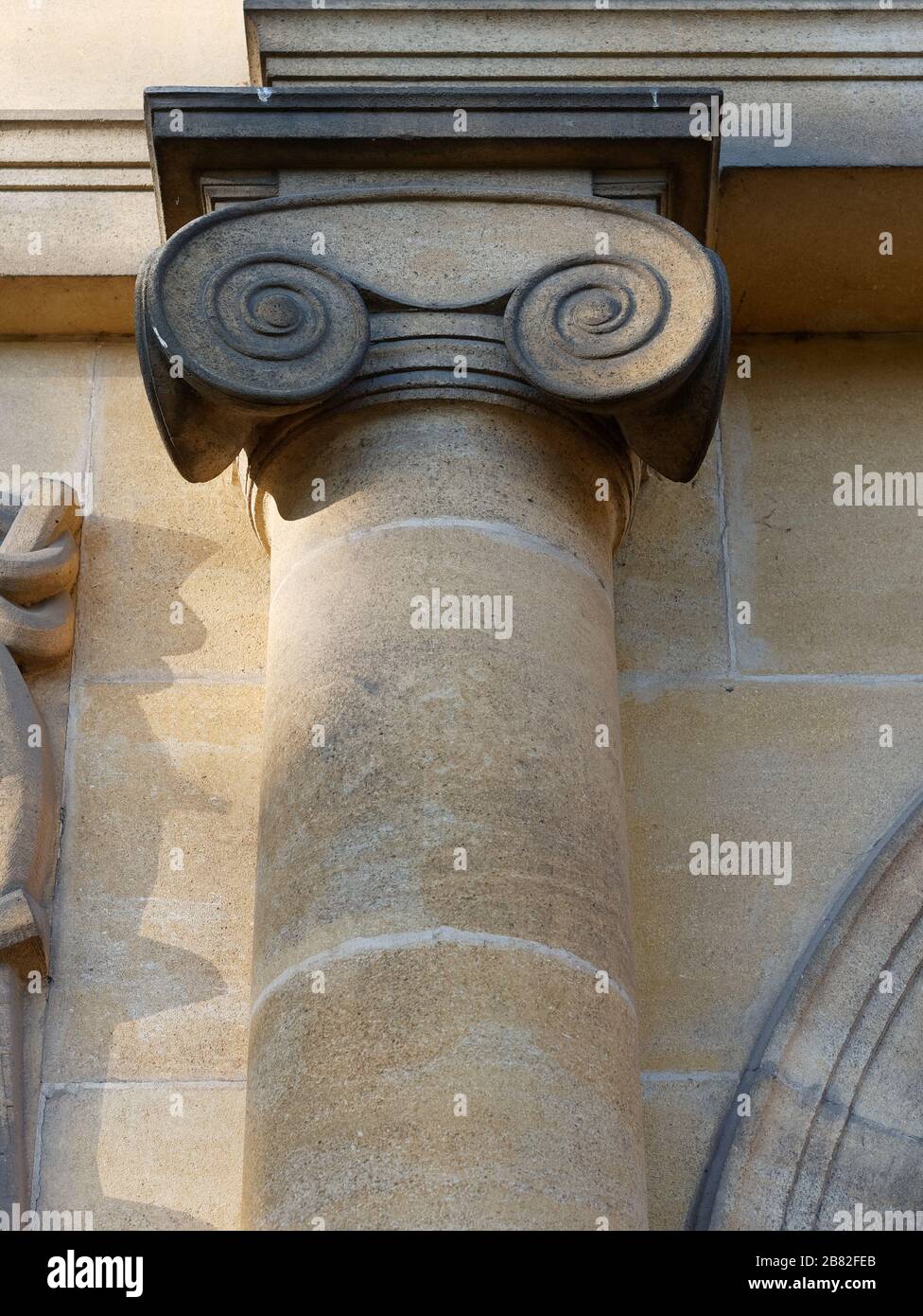 Ionic style capitals hi-res stock photography and images - Alamy
