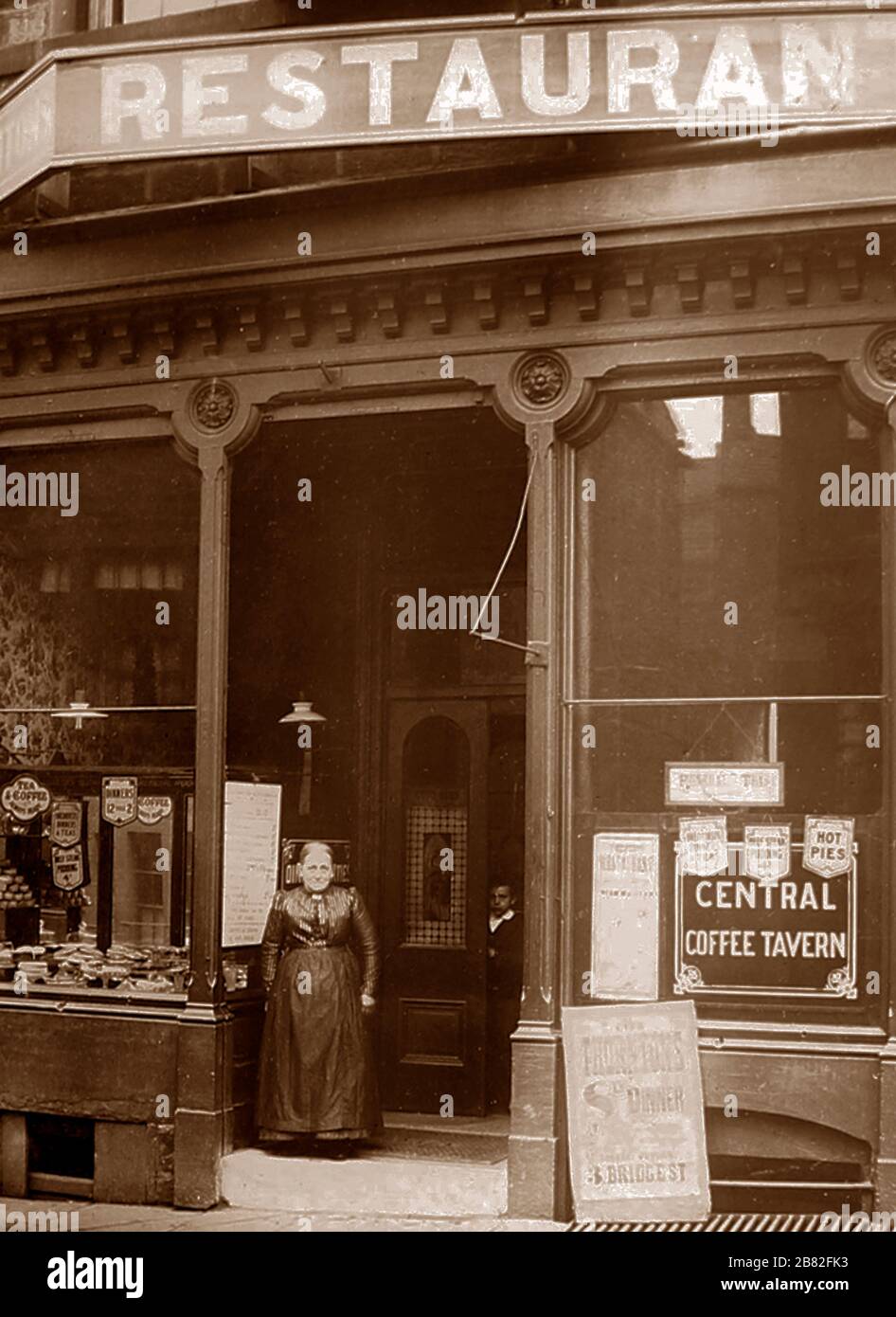 Vintage tavern hi-res stock photography and images - Alamy