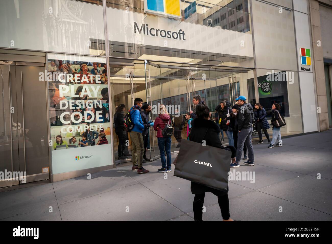 Microsoft storefront hi-res stock photography and images - Alamy