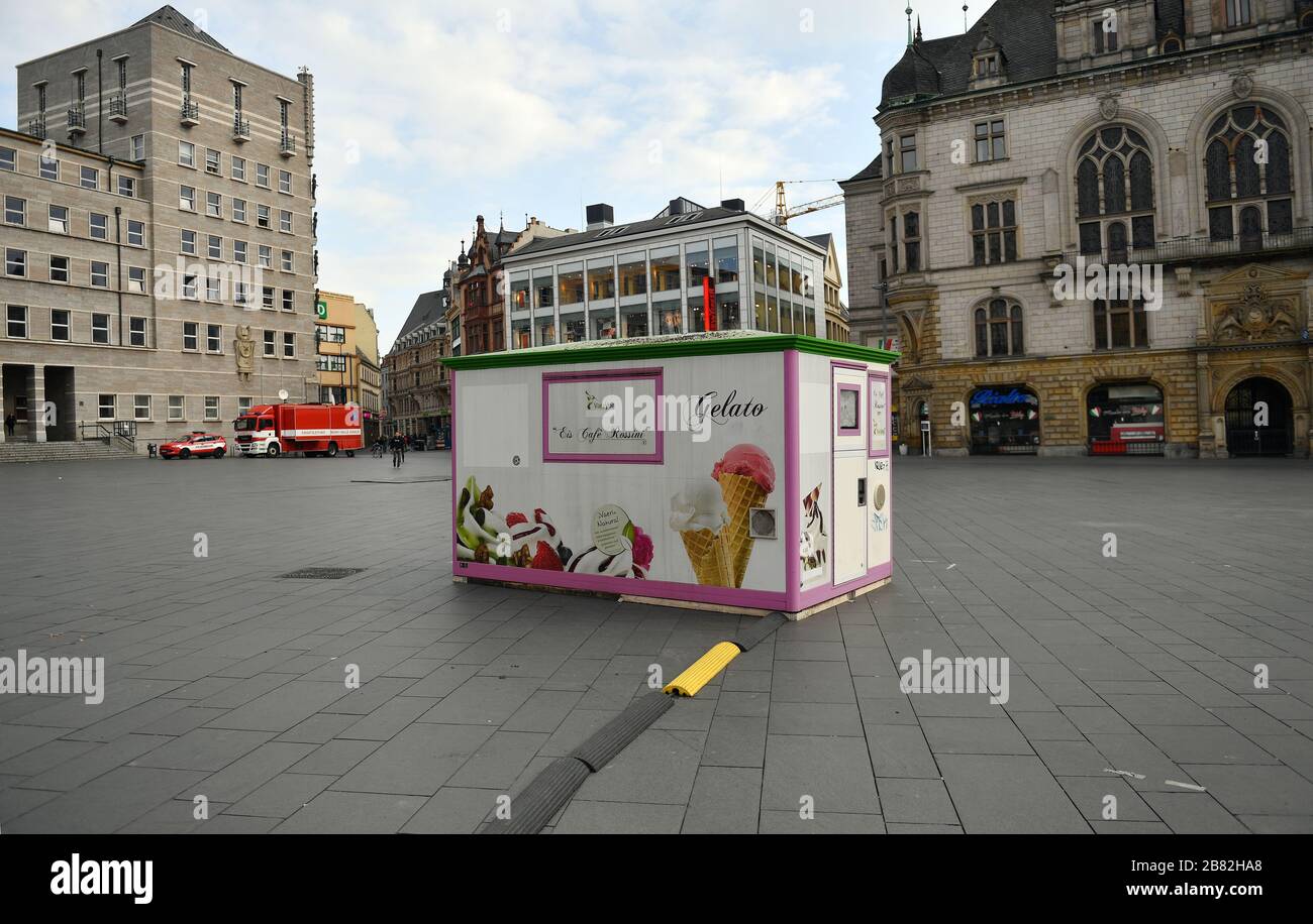 Closed ice cream shop hi-res stock photography and images - Alamy