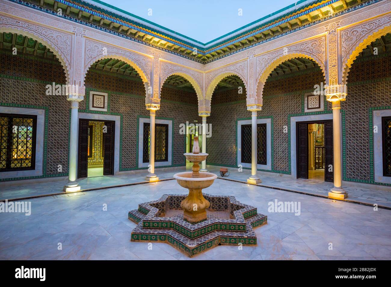 Courtyard arches hi-res stock photography and images - Alamy