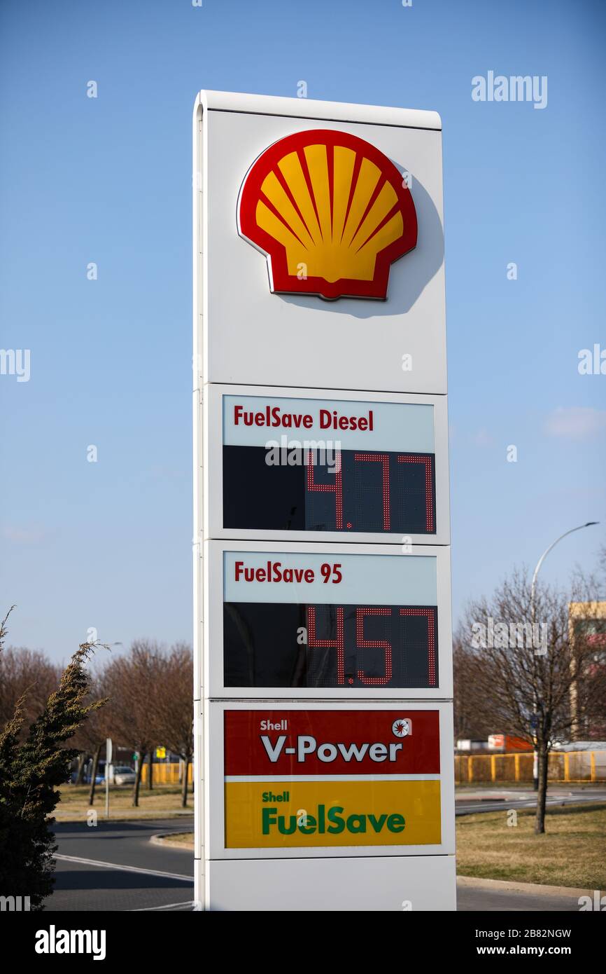 Czestochowa, Poland, Silesia -17 March 2020: logo SHELL, SHELL gas ...