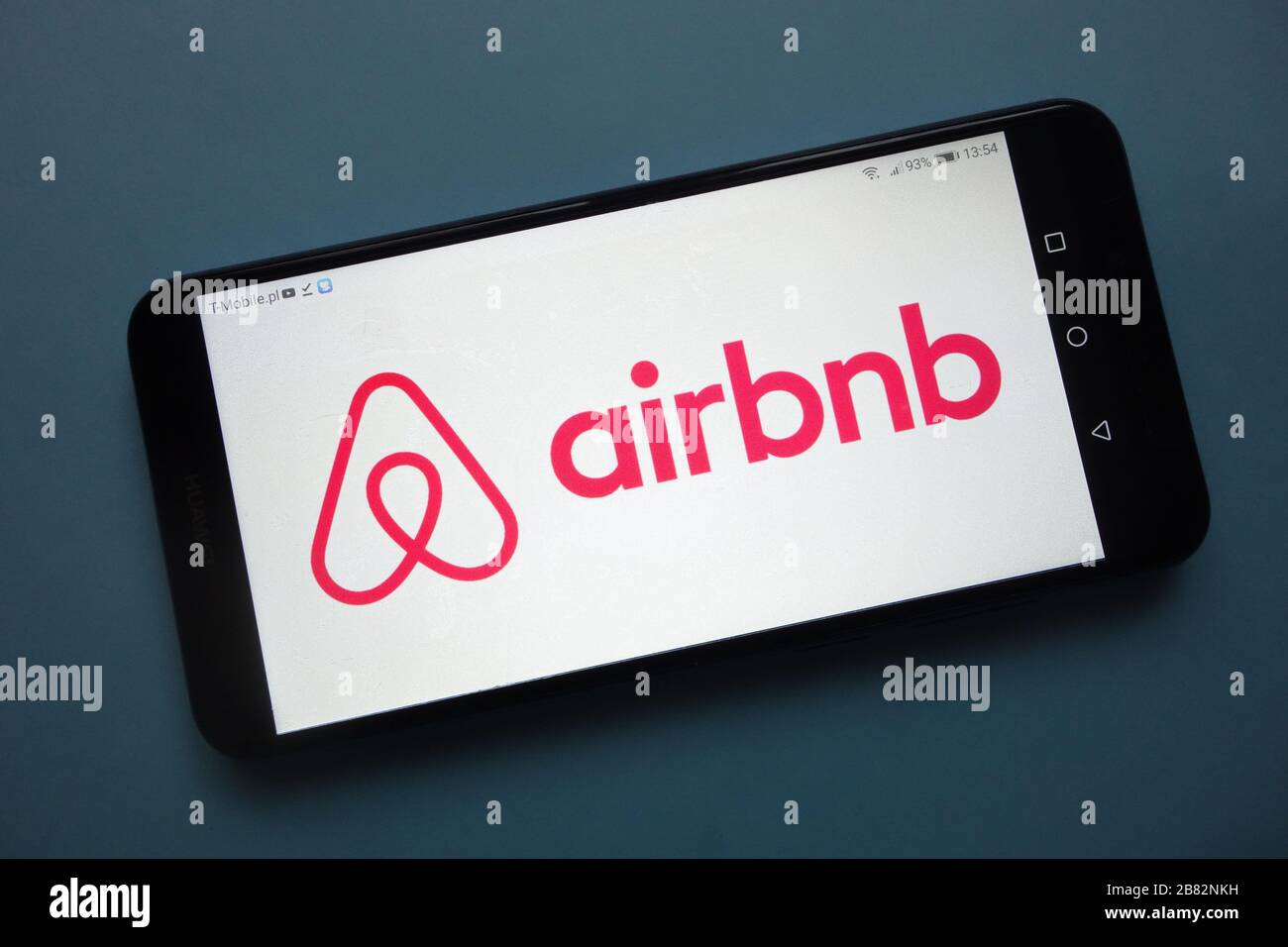 Airbnb logo hi-res stock photography and images - Alamy