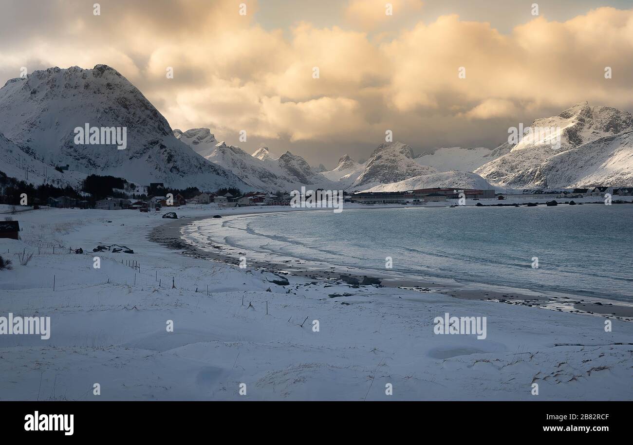 Lofoten landscape hi-res stock photography and images - Alamy
