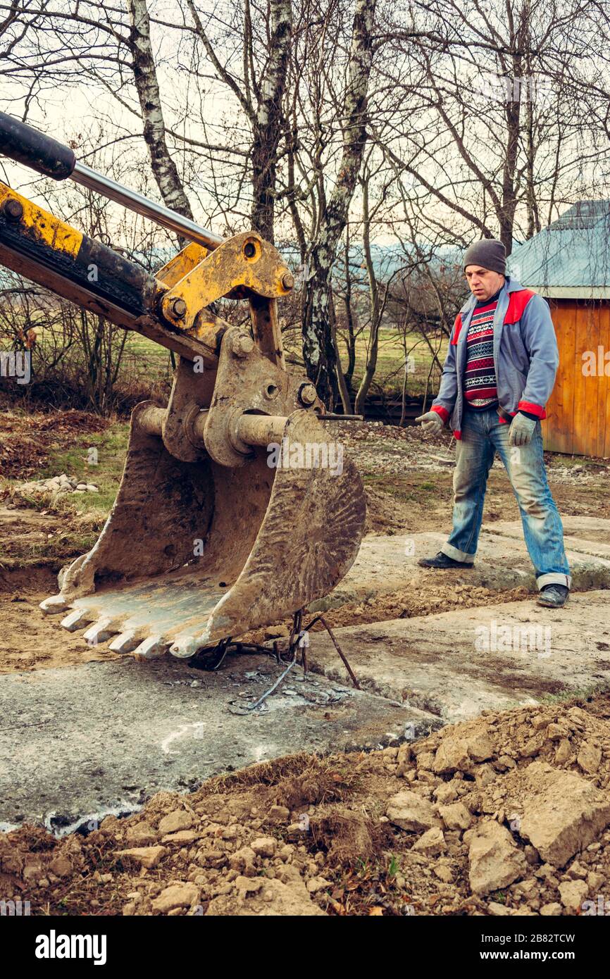 Crane Concrete Bucket High Resolution Stock Photography and Images - Alamy