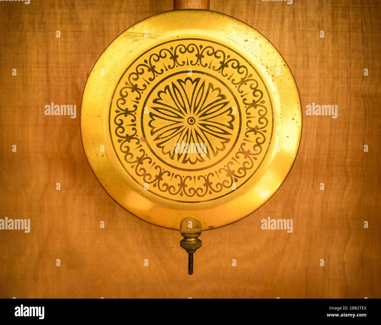 Golden pendent hi-res stock photography and images - Alamy