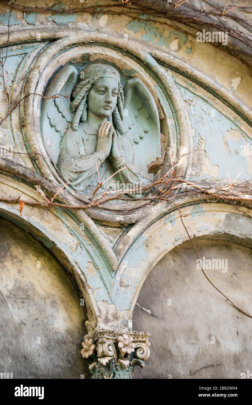Angel at the tomb hi-res stock photography and images - Alamy