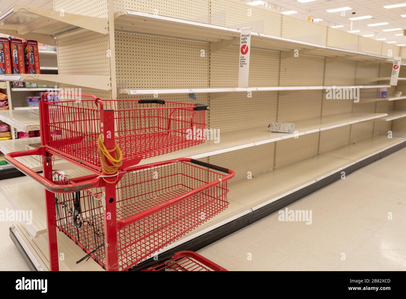 Empty supermarket shelves usa hi-res stock photography and images - Alamy