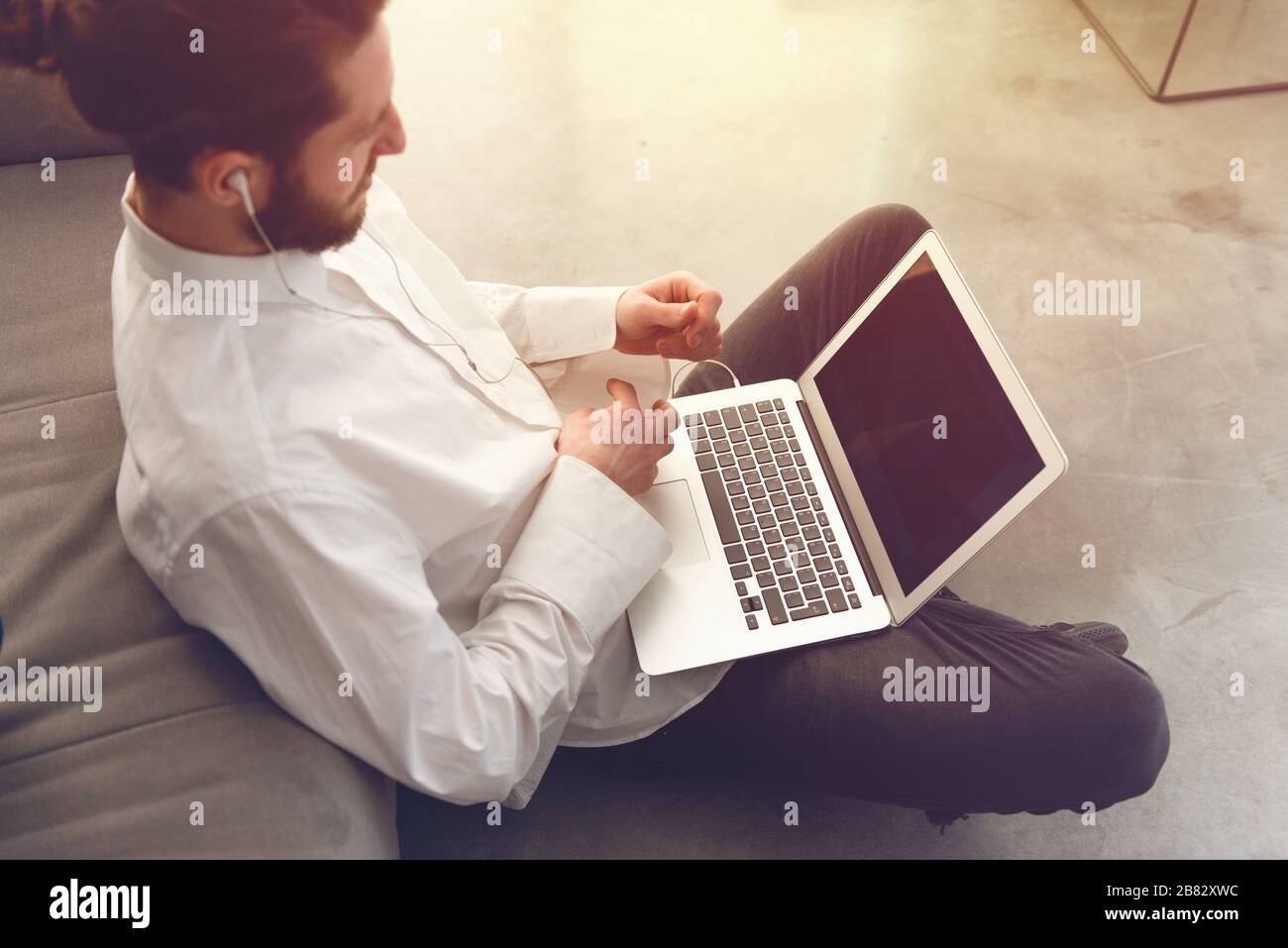 Working from the floor hi-res stock photography and images - Alamy