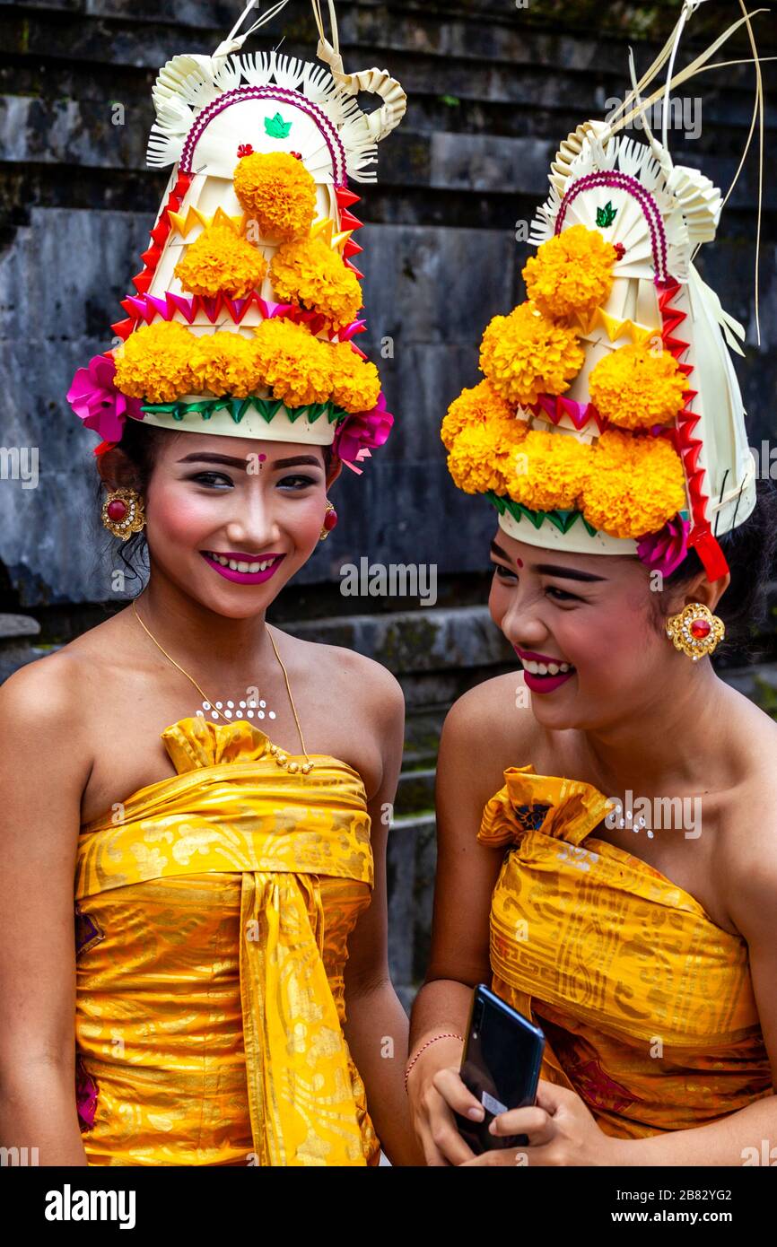 Happy Young Balinese Hindu Women At The Batara Turun Kabeh Ceremony ...