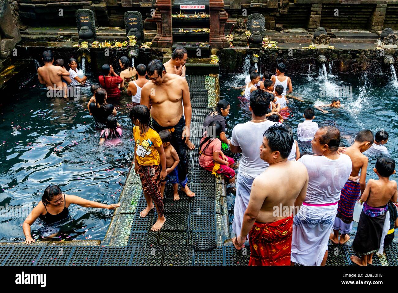 Water temple tirta empul hi-res stock photography and images - Alamy