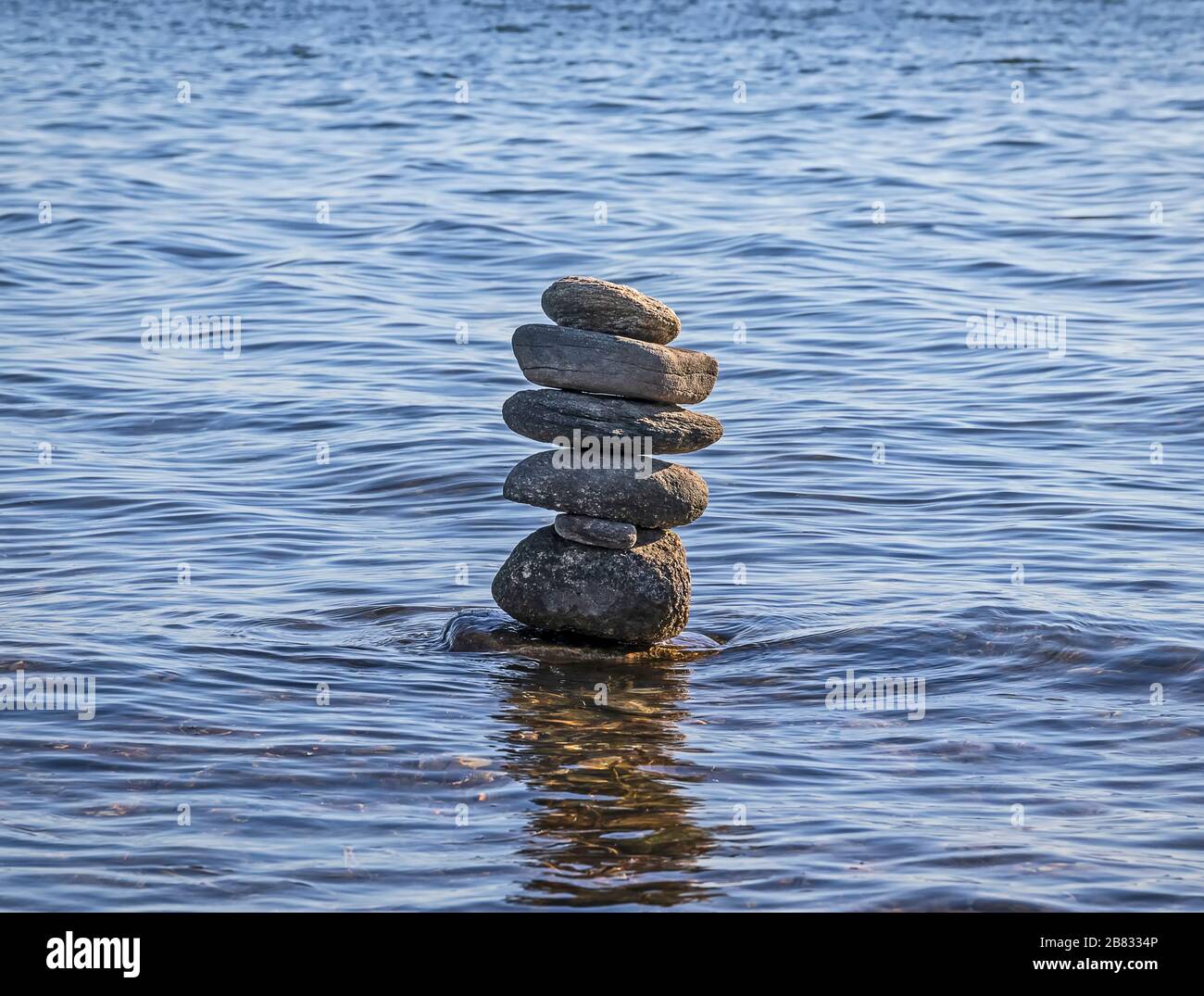 Wayfinding stone hi-res stock photography and images - Alamy