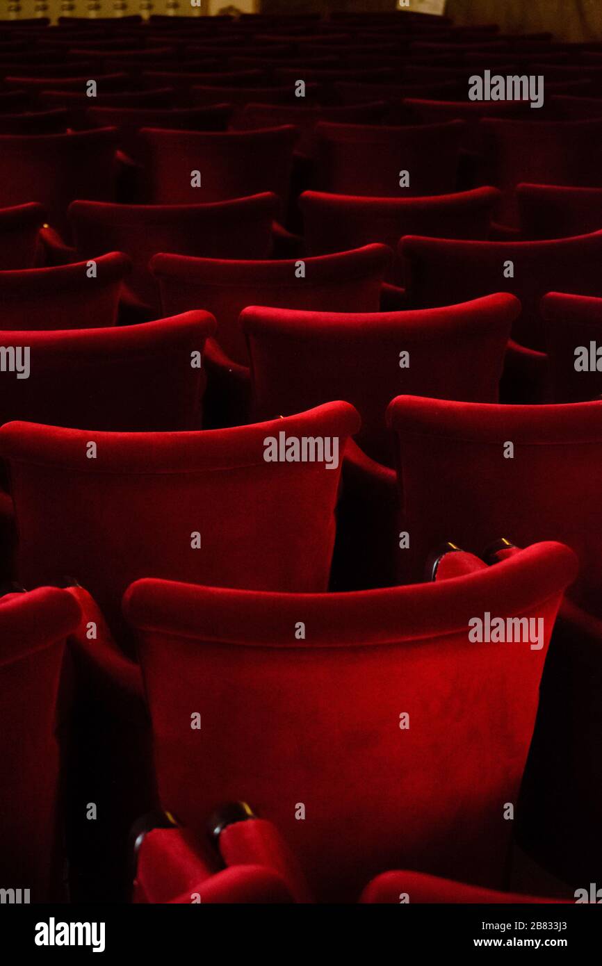 Old red theater chairs hi-res stock photography and images - Alamy