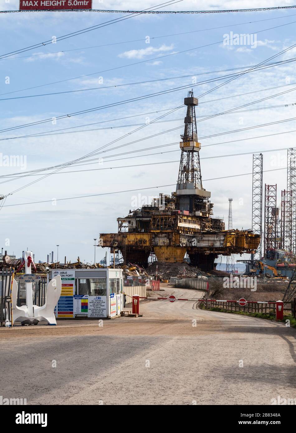 Brent bravo oil rig hi-res stock photography and images - Alamy
