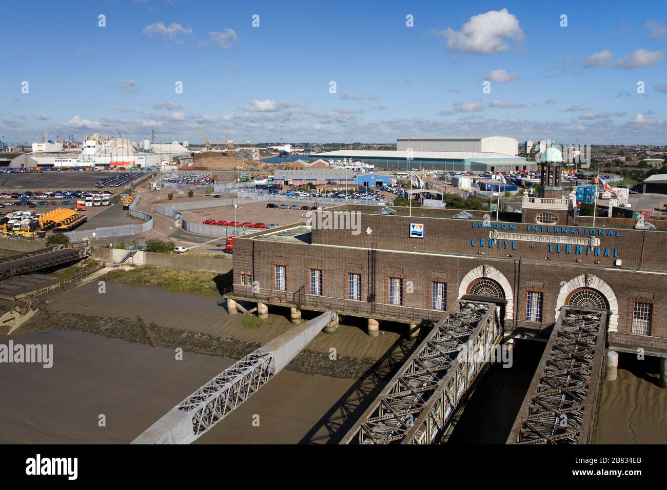 Port of tilbury hi-res stock photography and images - Alamy