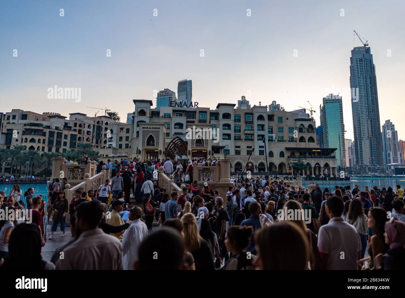 Tourists around Downtown Dubai | Massive crowds of people around Burj ...