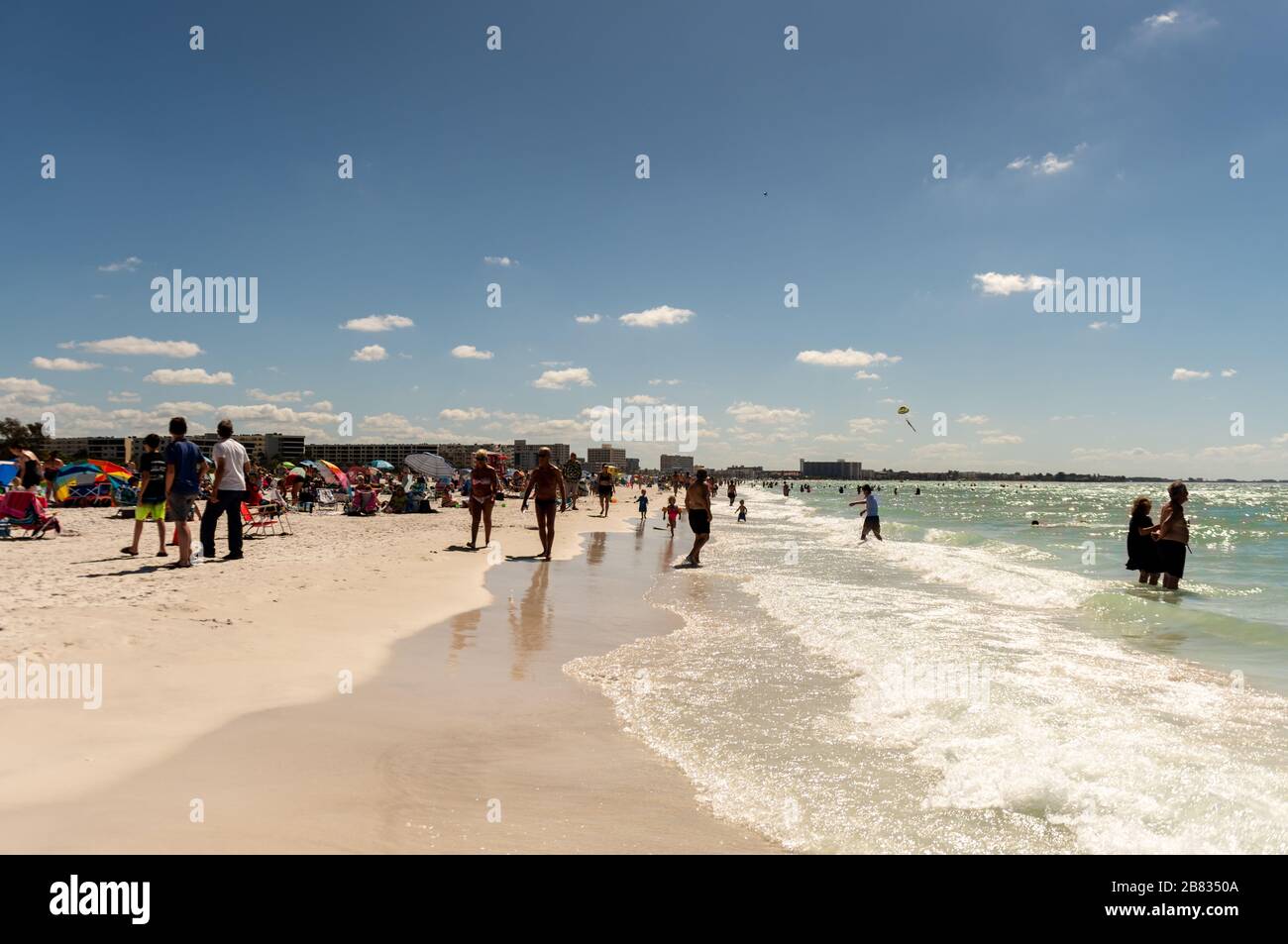 Siesta Beach vacationers not following social distancing during the ...