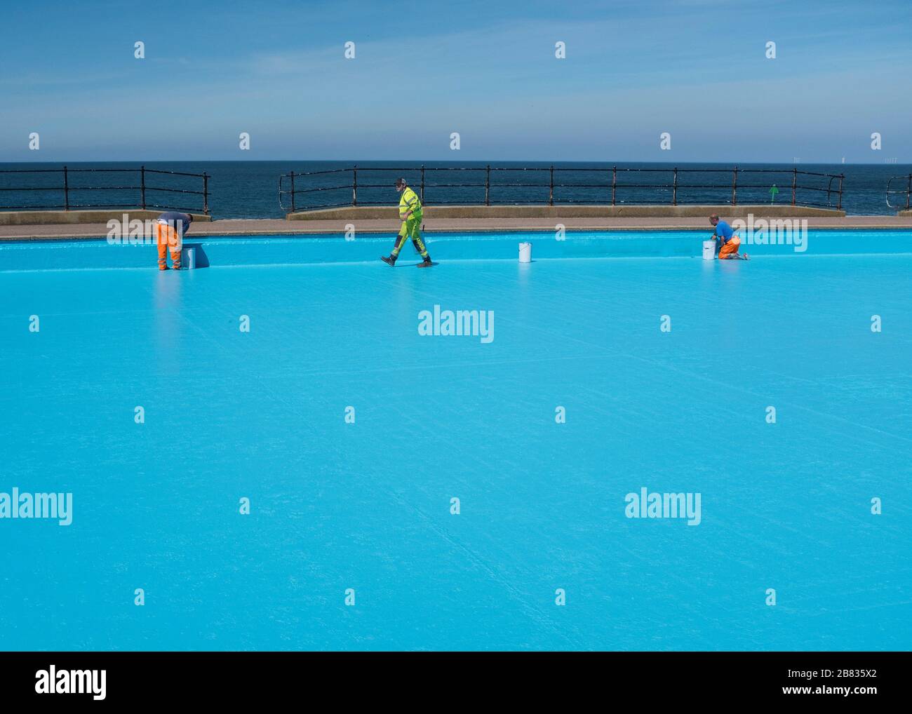 Seaside paddling pool hi-res stock photography and images - Alamy
