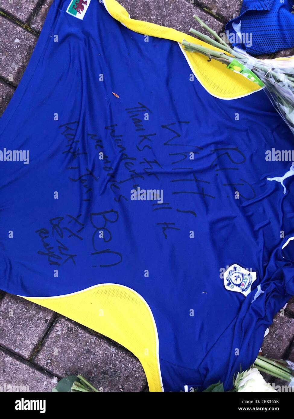 Peter whittingham outside cardiff city stadium hi-res stock photography ...