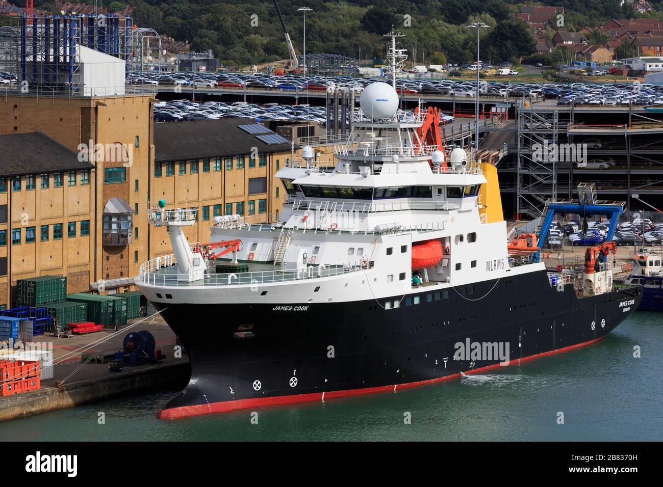 James cook research vessel hi-res stock photography and images - Alamy