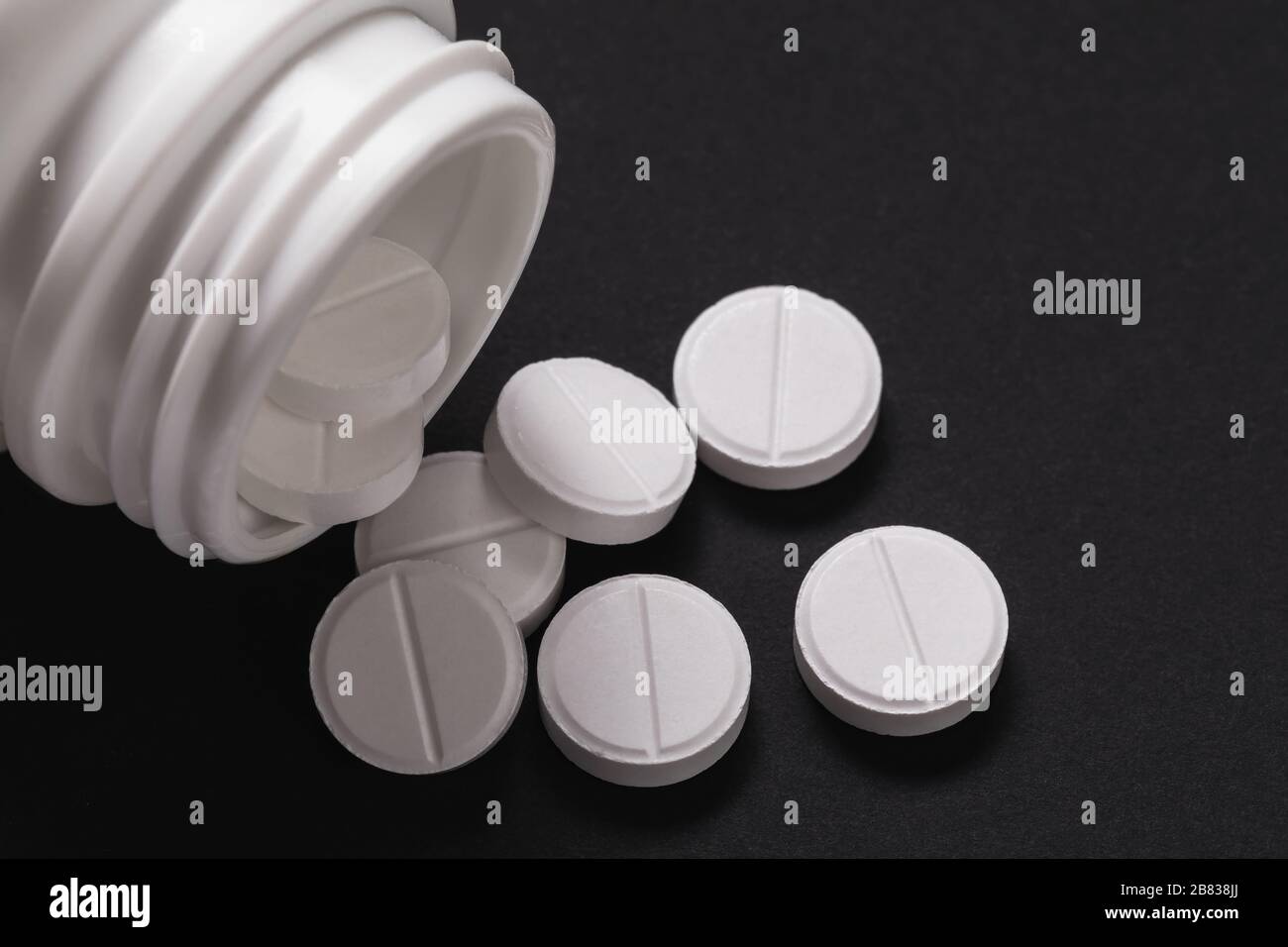 Open jar with tablets hi-res stock photography and images - Alamy