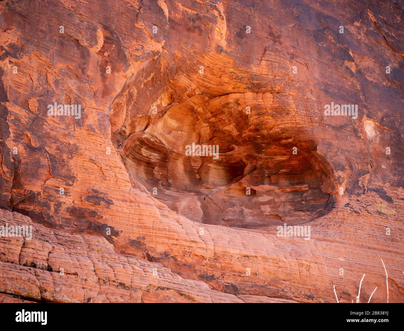 Desert landscape large red rock hi-res stock photography and images - Alamy