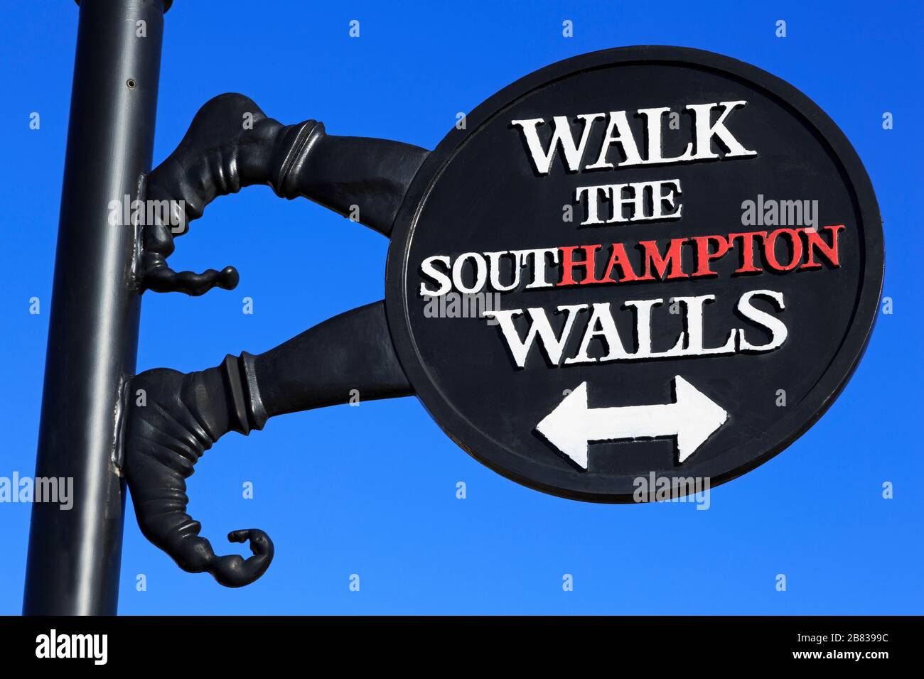 Southampton sign hi-res stock photography and images - Alamy