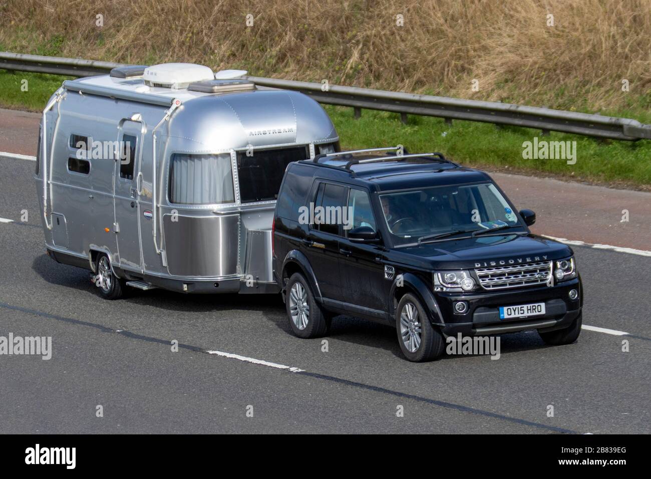 Airstream silver bullet motorhome hi-res stock photography and images ...